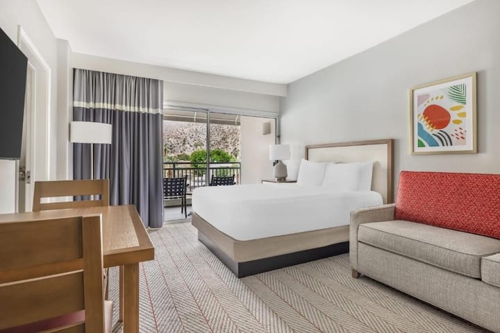 Desert Oasis Villa W/ Pools, Spa & Waterslides - Palm Springs, CA