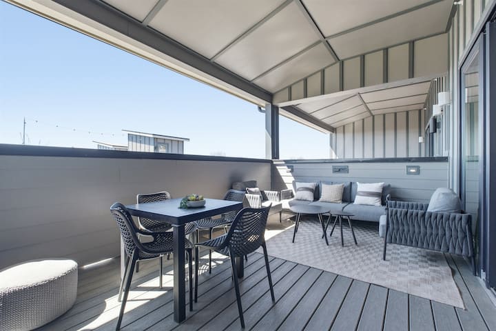 10br Skyline Duo | Rooftop Hot Tub | Sleeps 28 - Nashville, TN