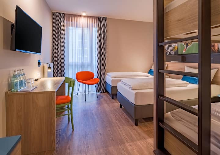 Deluxe Room, 4 Single Beds - München