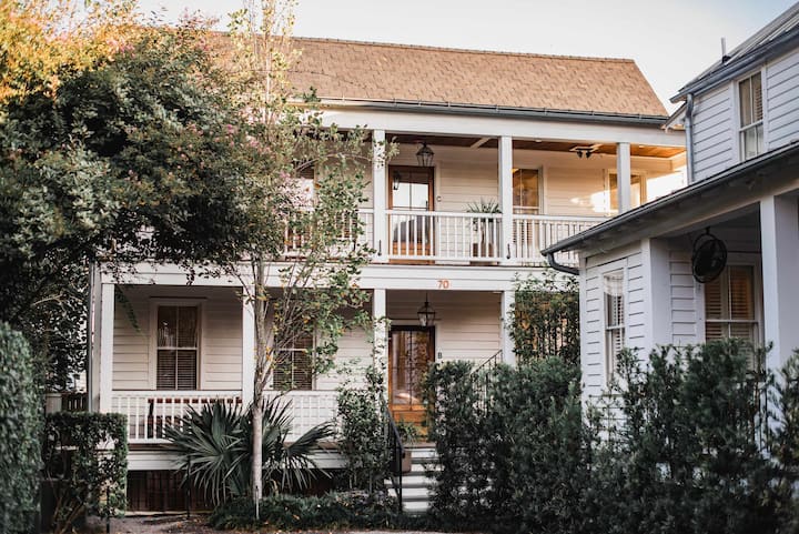 Downtown Charleston Luxe 9br/9ba + Parking - Charleston, SC