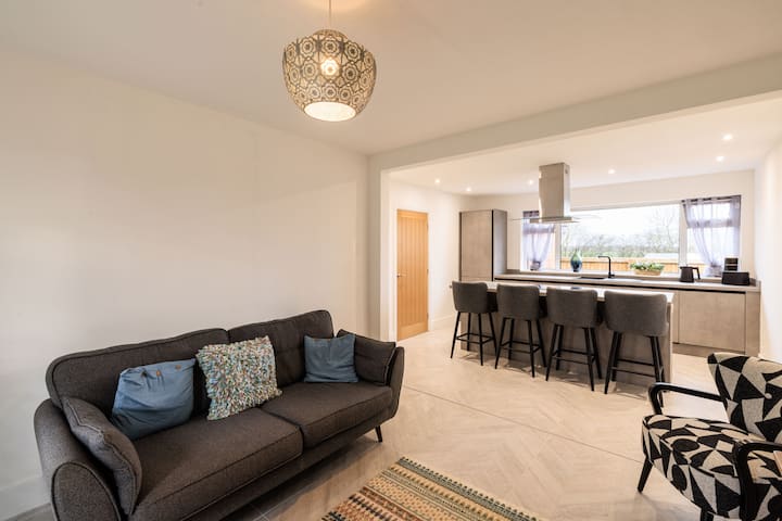 Host & Stay | Hawthorn Bank - Leeds