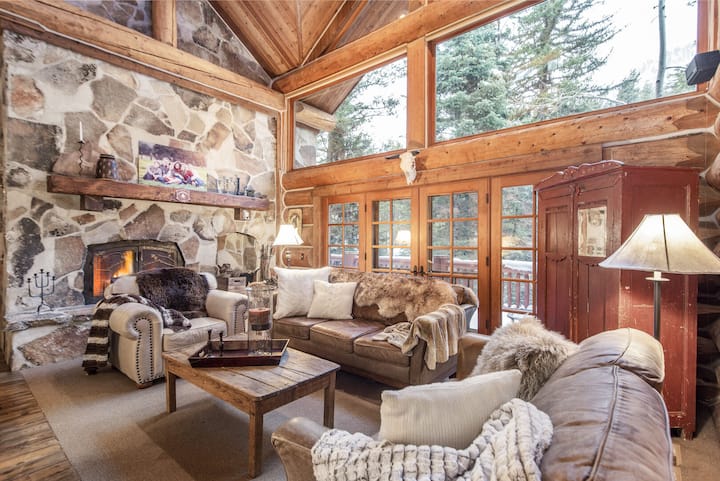 River House - Forest Setting, Hot Tub, Pool Table - Sundance, UT