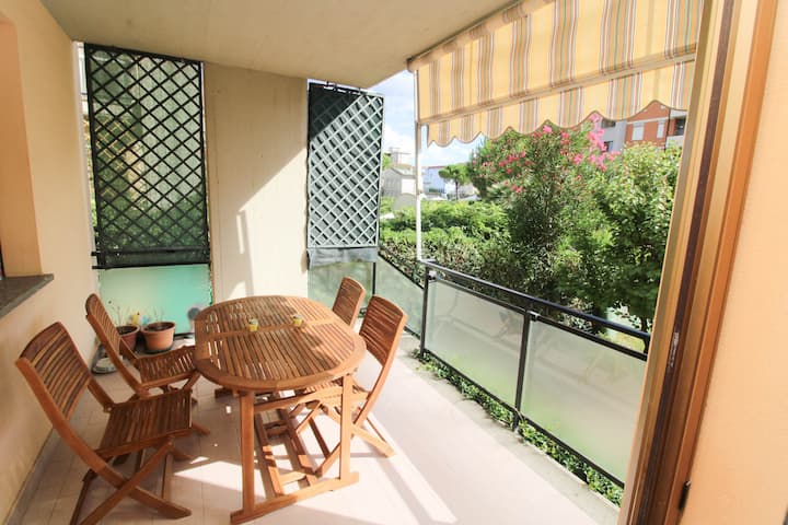Maremma Holidays: Garden Apartment - Follonica