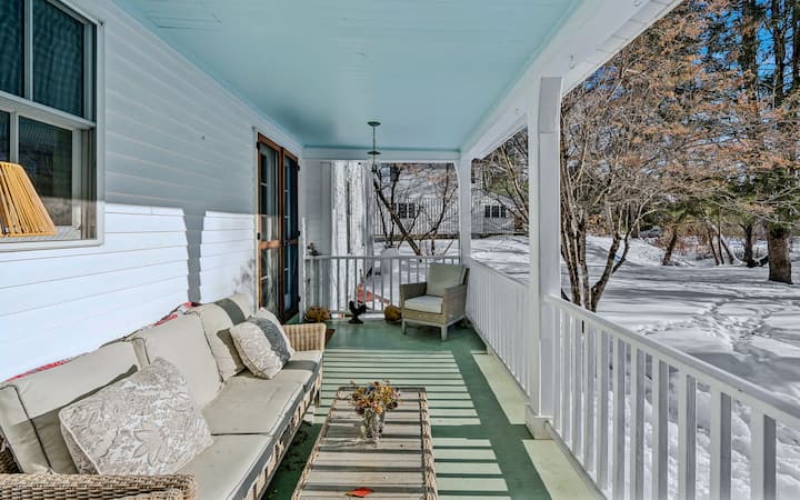 Walk To Mt. Peg Trail + Village, Enjoy Porch Views - Woodstock, VT