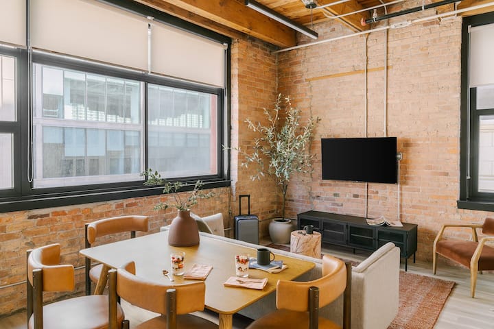 Livn West Loop Chicago 2 Br - River North - Chicago