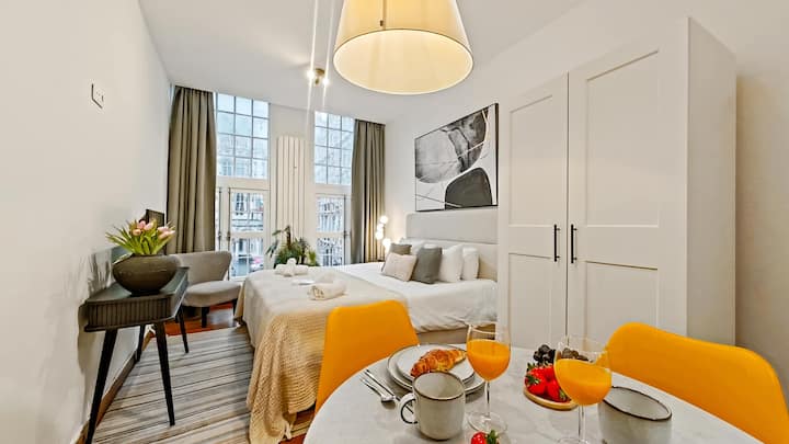 Unique Room On Brussels’ Grand Place - Ixelles