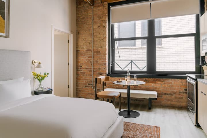 Livn West Loop Chicago Classic Studio Apartment - McKinley Park - Chicago