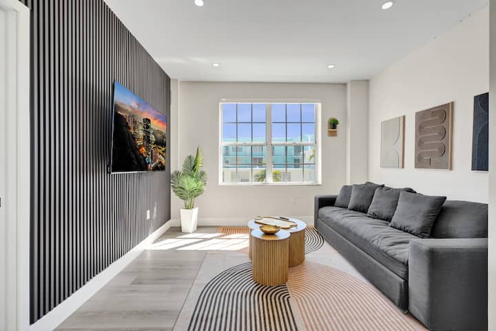 Cozy 1br In The Heart Of Sobe Ocean 1 Min Away 305 - South Beach, FL