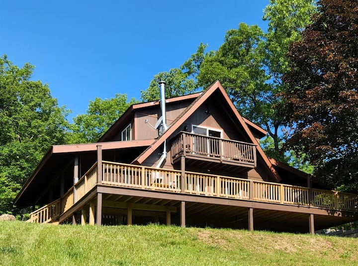 Roundhead Mountain Lodge - Stanley, VA