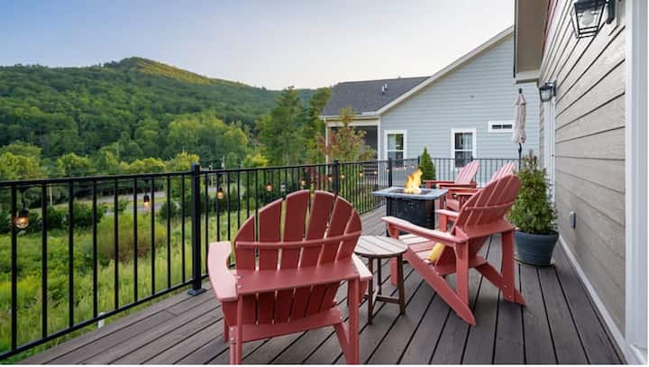 Asheville Bungalow | Mountain Views - Swannanoa, NC