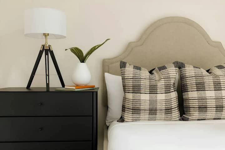 The Artesian - Modern Two Bedrooms In Denver - City Park West - Denver