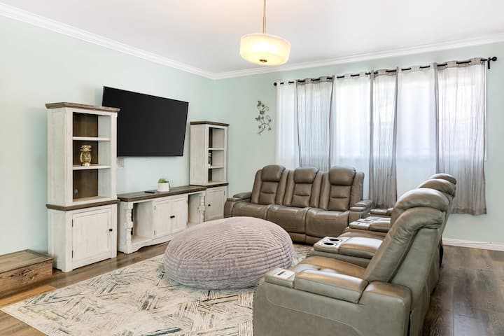 12 Min Near Disney & Knott’s | 75” Theater Room - Buena Park, CA