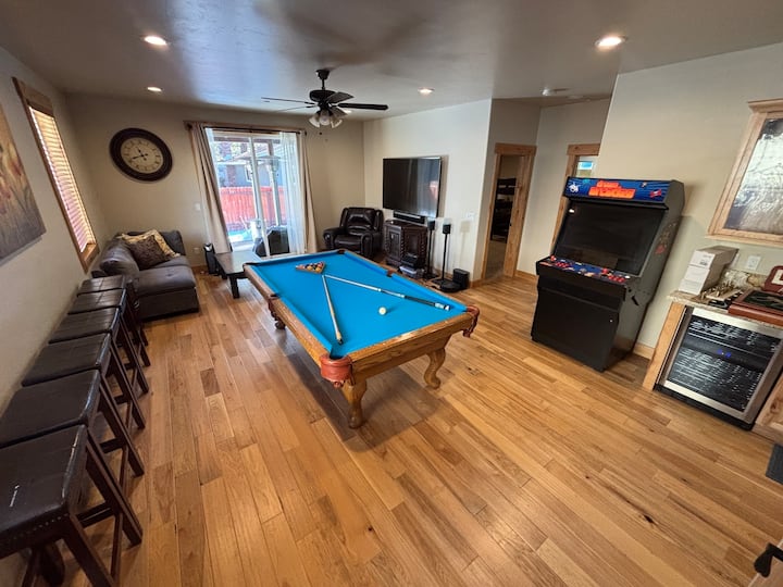 Creekwood Lodge: Hot Tub, Pool Table, Location - South Lake Tahoe, CA