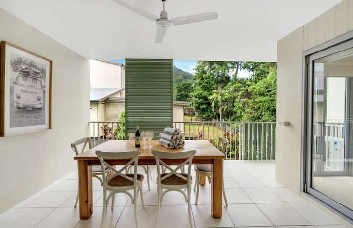 Distinct At The Botanicals - Cairns