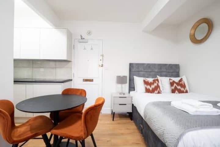Vesto | Studio Apartment In Chelsea - Notting Hill