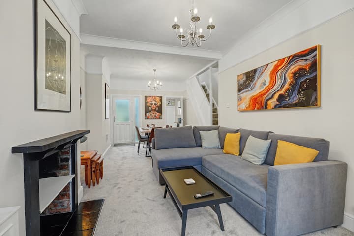 Countess House - Stylish And Bright 2-bedroom Home - Northampton