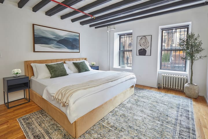Spacious 5-unit Harlem Home| Game Room | Sleeps 20 - Long Island, NY