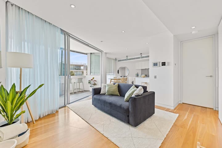 Beachview 2br With Balcony And Parking - Coogee