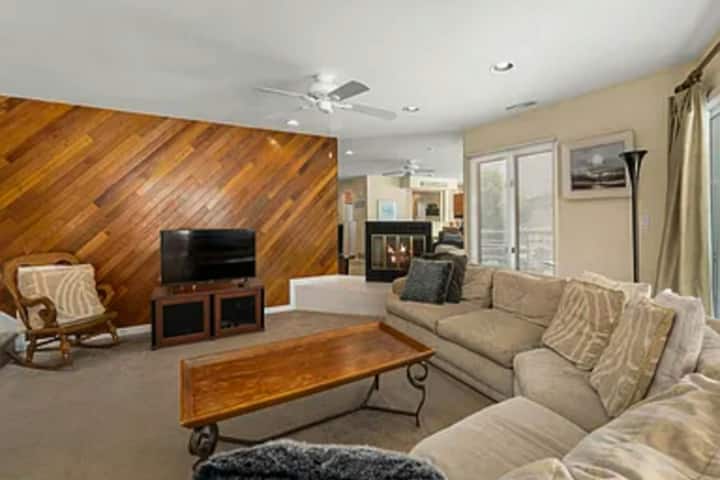 4br Town Of Dewey Beach Condo Walk To Beach - Dewey Beach, DE