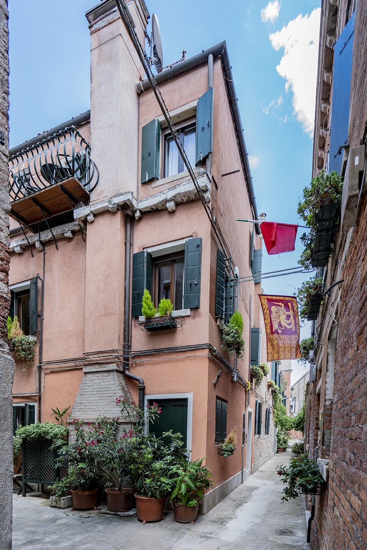 The Squero House Of Dorsoduro Up To 9 Guests - Veneza