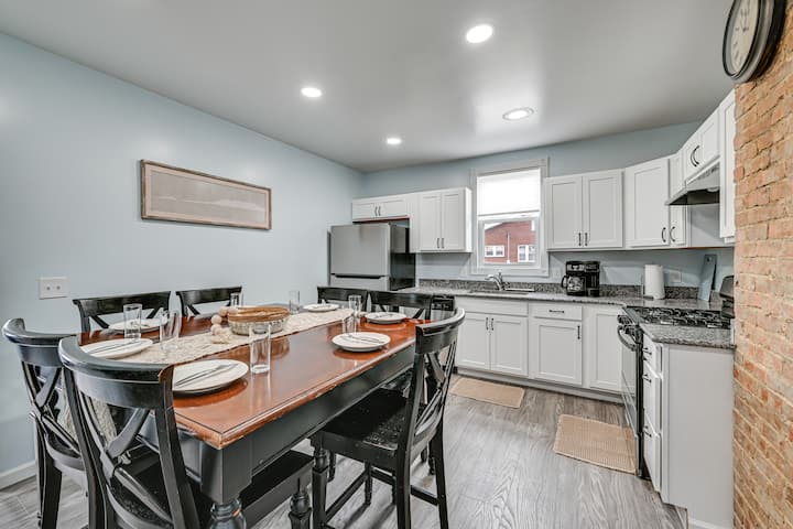 Hike, Bike & Explore: Cozy Horse Cave Getaway! - Kentucky Down Under Adventure Zoo