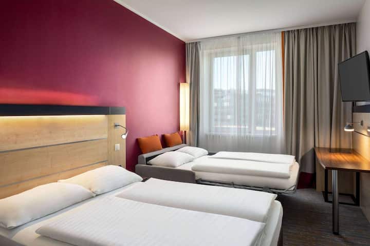 Wyndham Bratislava | Family Room | Airport Nearby - Bratislava