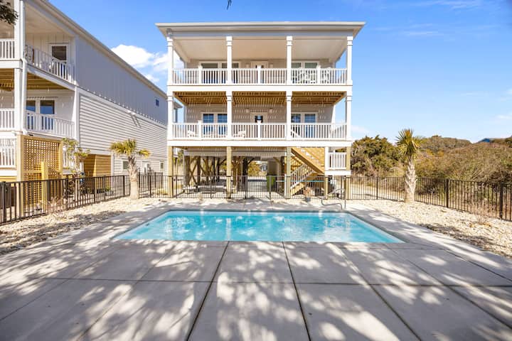 Oak Island Escape W/ Pool And Steps To Beach! - Oak Island, NC