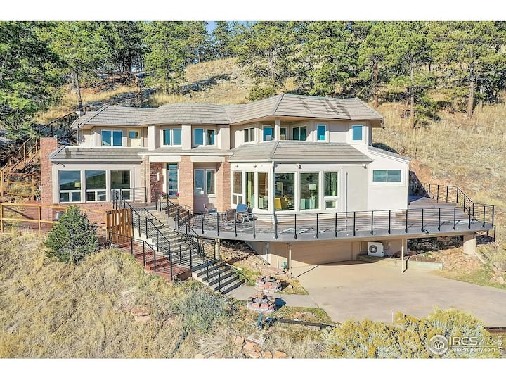 Foothills 4br Luxury Retreat | Sweeping Views - Boulder, CO