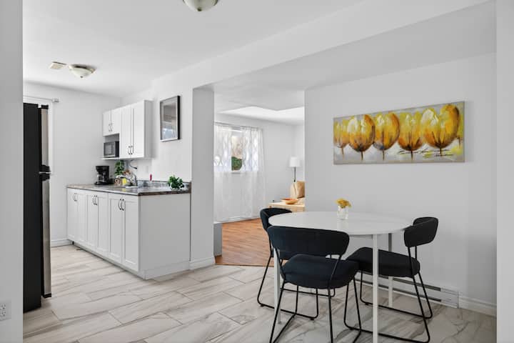 Charming Apartment By Aylmer Marina - Kanata