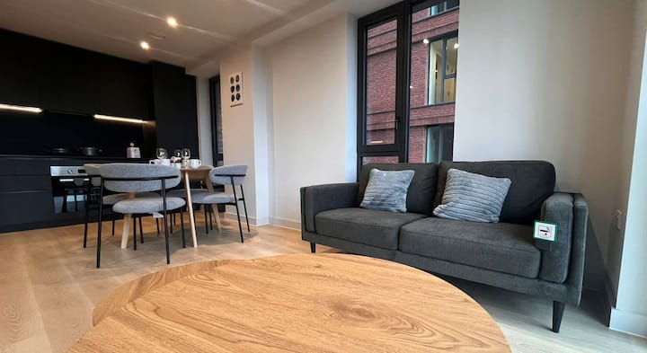 Apartment With Luxury Terrace & Gym In City Center - Manchester