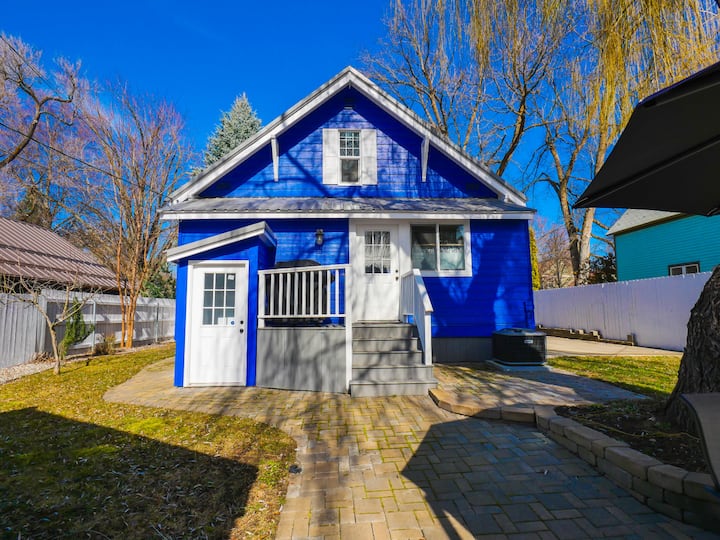 Downtown Beauty Walk To Lake, Sherman And Events - Coeur d'Alene, ID