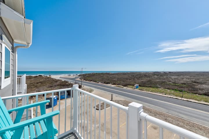 Beachside Townhome | Pool, Gulf Views & Beach Path - North Padre Island, TX