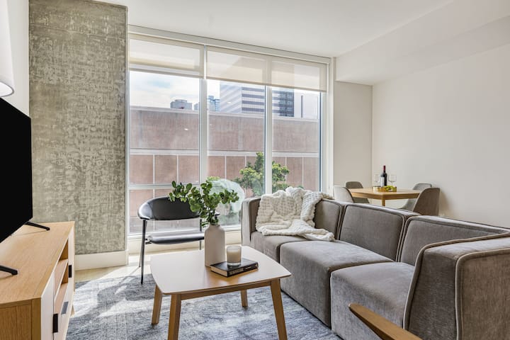 Modern Retreat + Rooftop Pool • Harbor District - National City, CA