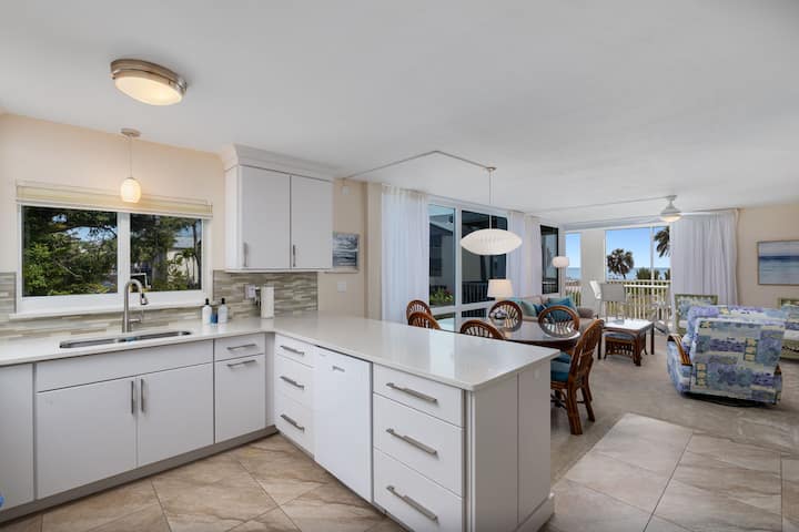 Gorgeous Oceanfront Condo At Island Beach Club - Sanibel, FL