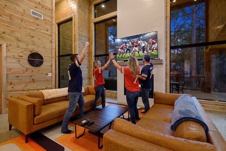 New! Hot Tub, Fire Pit, Bball & Games - 布羅肯鮑