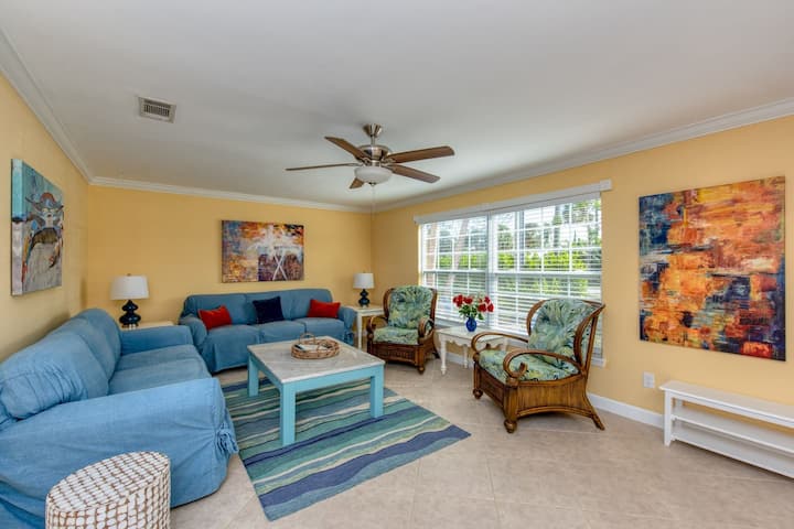 Pool + Tiki Vibes | Near Beach & 5th |Canal Views - Naples, FL