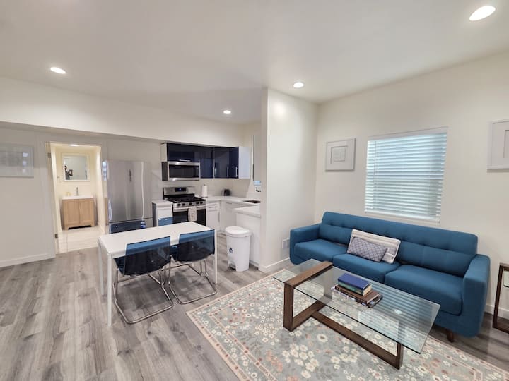 Modern Venice 2 Bedroom - Santa Monica, CA
