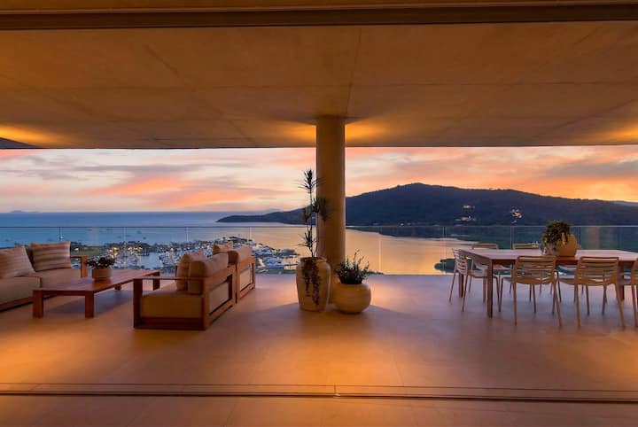 Cerulean Luxe - Stay Above The Tide - Airlie Beach