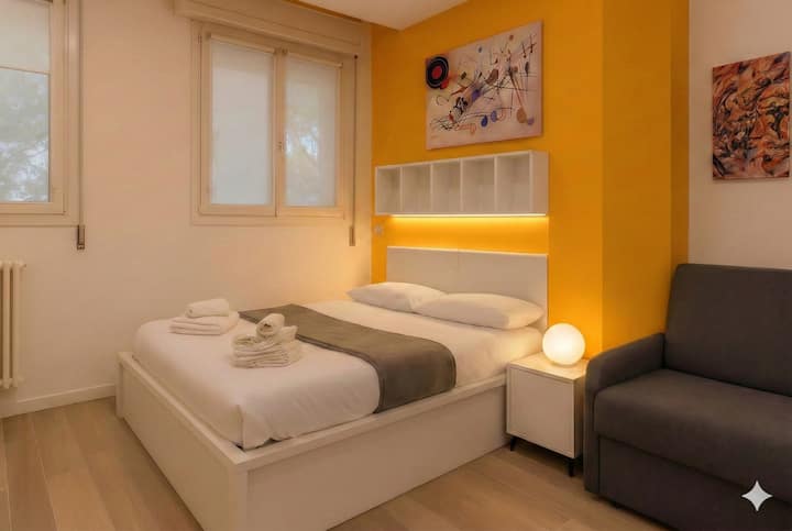 Crhome Orange Apartment - Padua