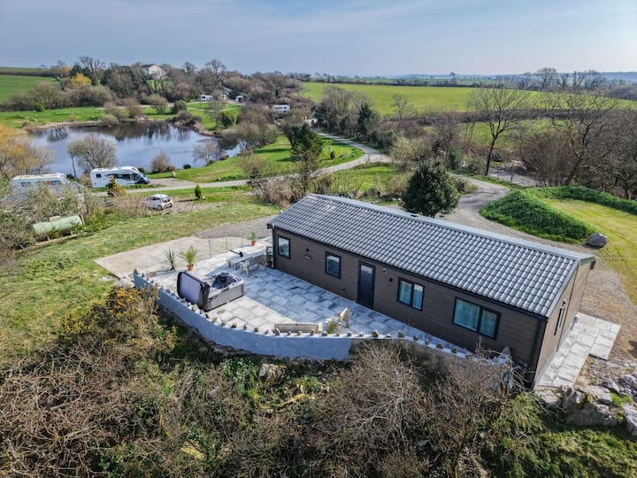 Carn Springs Lodge - 3 Bed - Devonshire Dr - Tenby - Pembrokeshire