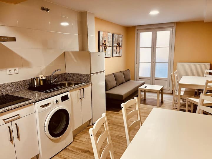 San Nicolás 201 Junto A Laurel Y Catedral Grupos - Laguardia