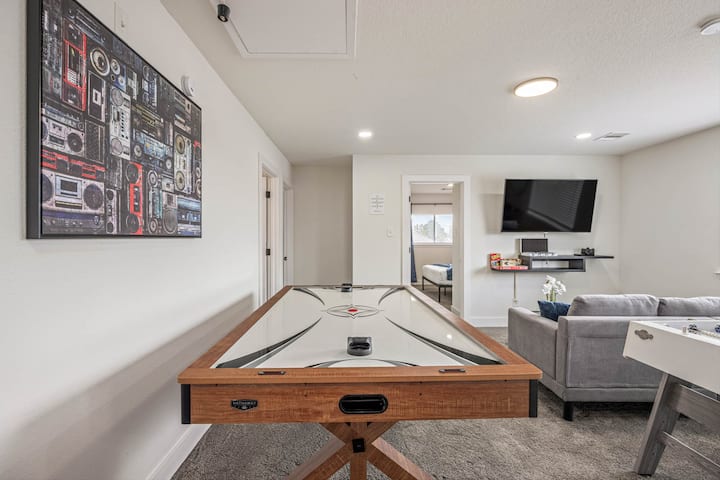 Htown Getaway | Game Room Bbq Fire Pit Sleeps 16 - Houston, TX