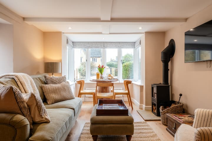 The Cowshed | Banham Cottages - Kingham