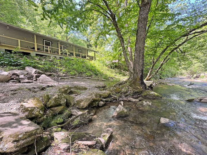 Creekside Cottage | Fishing Cabin W/ Hot Tub - Bryson City, NC