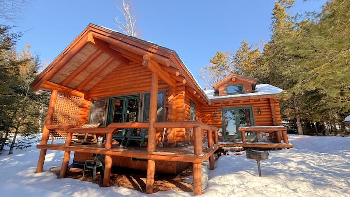 Shepherd's Cabin| Secluded Lakefront Cabin - Greenville, ME