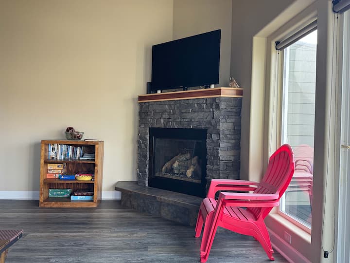 Modern Coastal Retreat-steps To The Beach - Gold Beach, OR