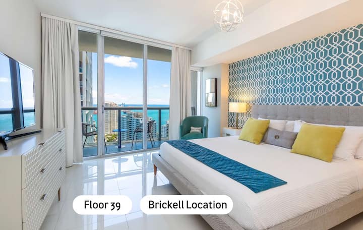 Mvr - Luxury Vibes Above The City - The Bahamas