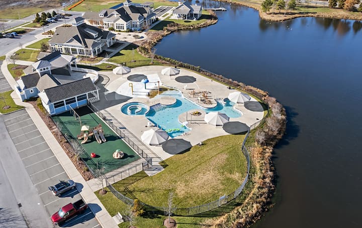 Stay & Play_family And Pet Friendly_pool - Delaware