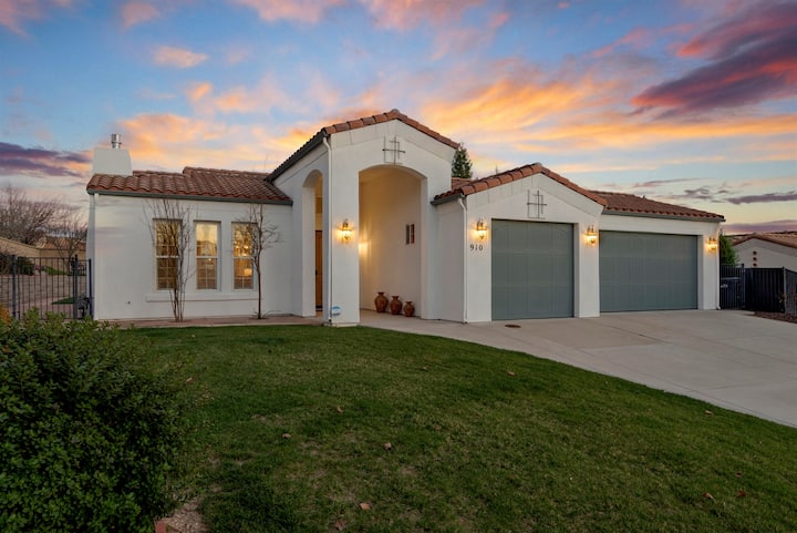 Paso Del Sol |Sleeps 8|kingbed|games|fire Table - Paso Robles, CA