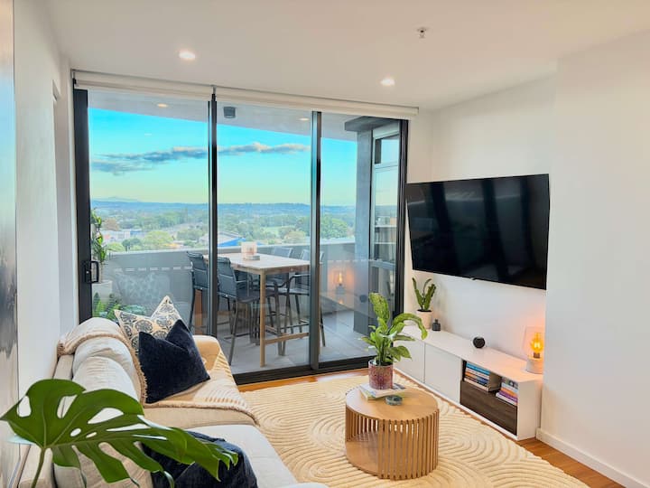 City Sunset View Newcastle, 2 Bed, 2 Bath, Parking - Wickham